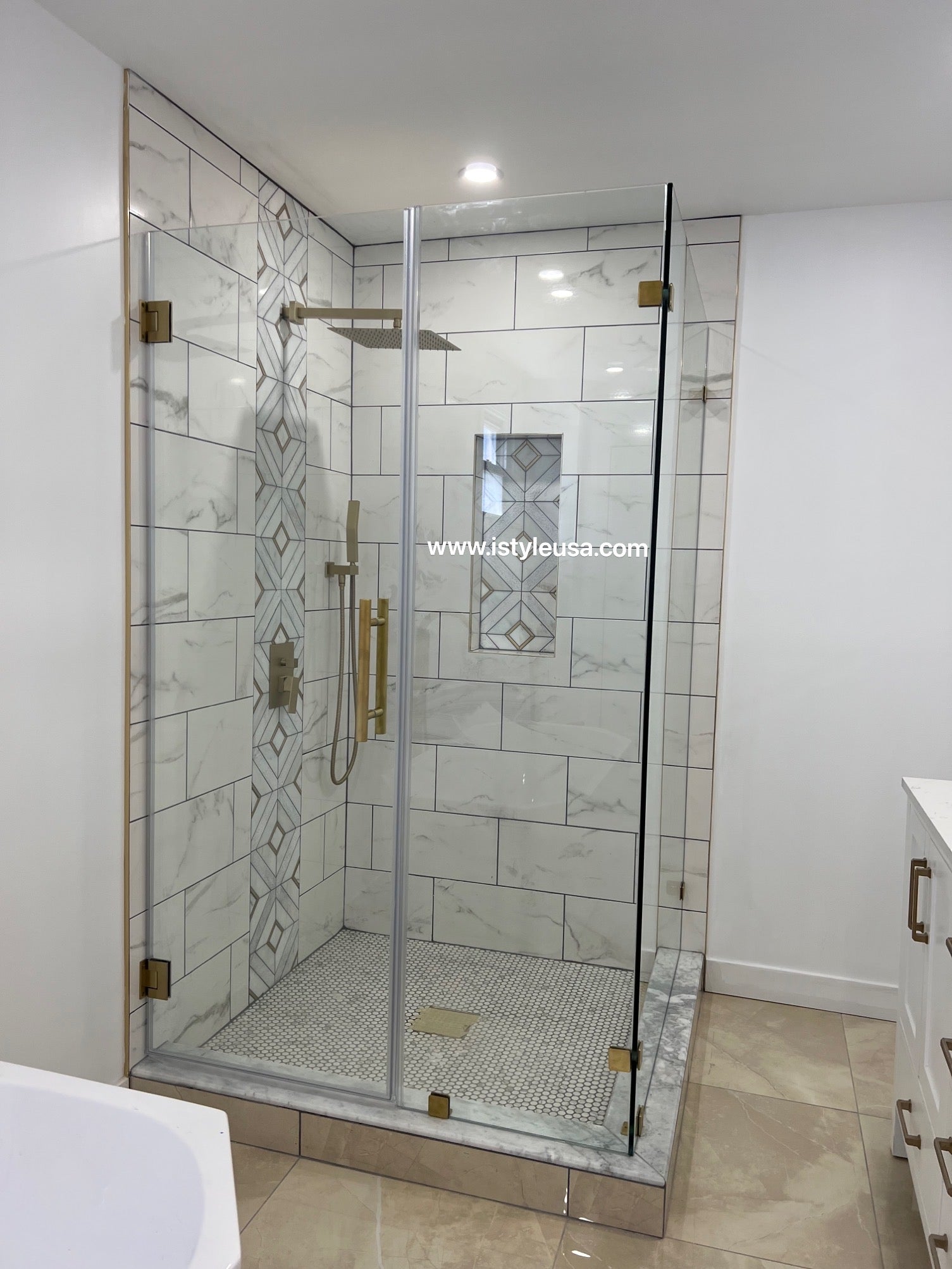 3PC Miko Hinge On Wall w/ Return Panel (Hinge Series E) (Brushed Gold)