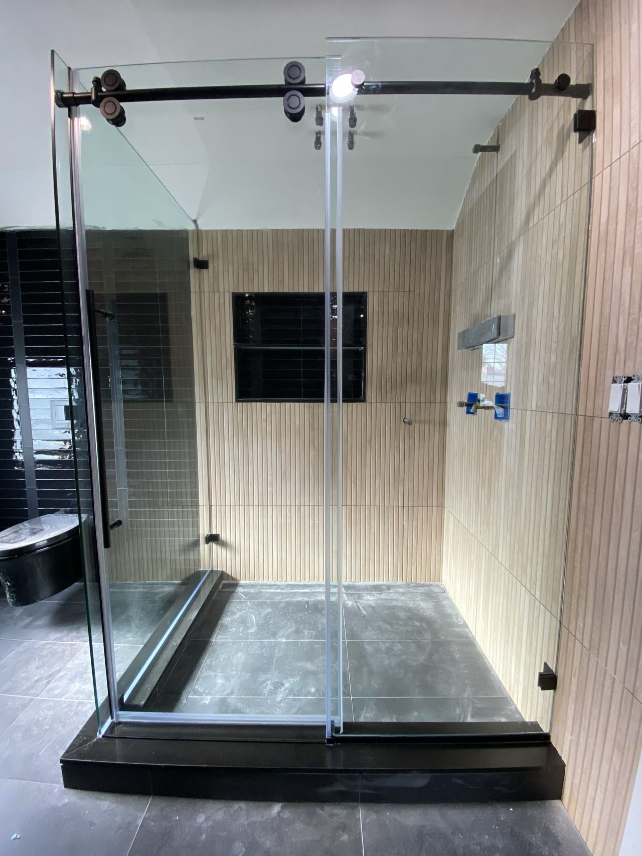 BH Frameless Single Sliding Shower Door with Return Panel {Matte Black