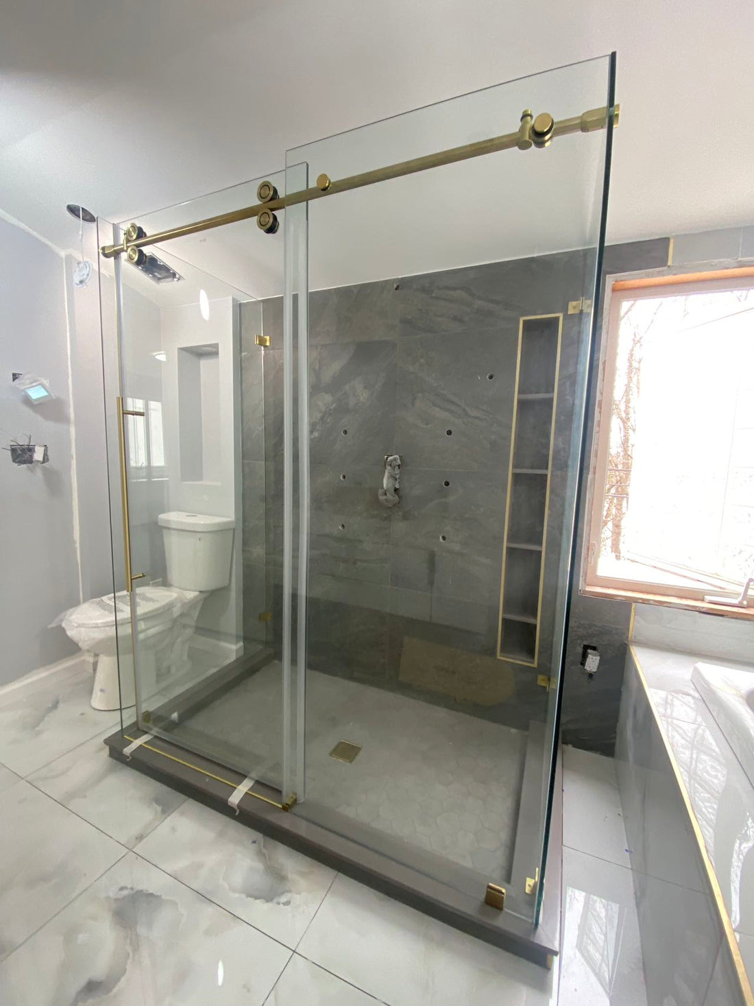 BH Frameless Single Sliding Shower Door with Return Panel {Brushed Gol